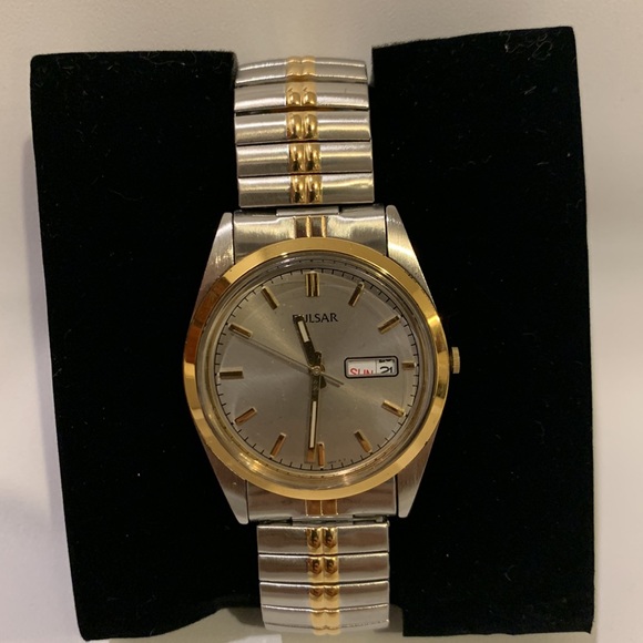 Pulsar | Accessories | Pulsar Large Watch Silver And Gold Brand New ...
